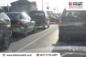 Inilah Efek Buruk Sering Parkir Mobil Di Bawah Sinar Matahari - Doktermobil.co.id